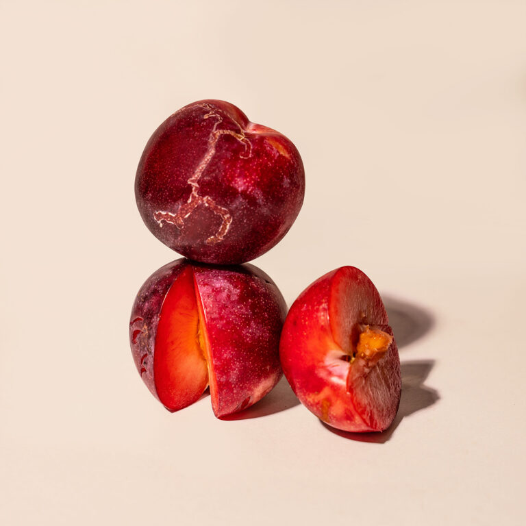 Pluot vs. Plumcot vs. Aprium: What’s the Difference? - Misfits Market